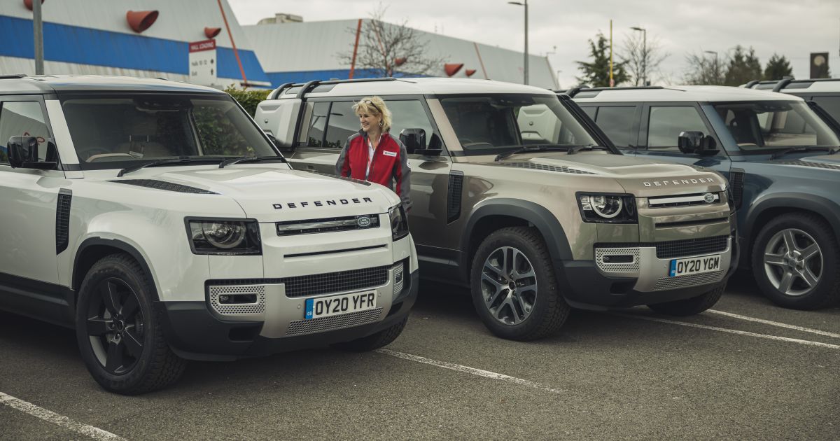 Land Rover lends vehicles to the Red Cross | CarExpert