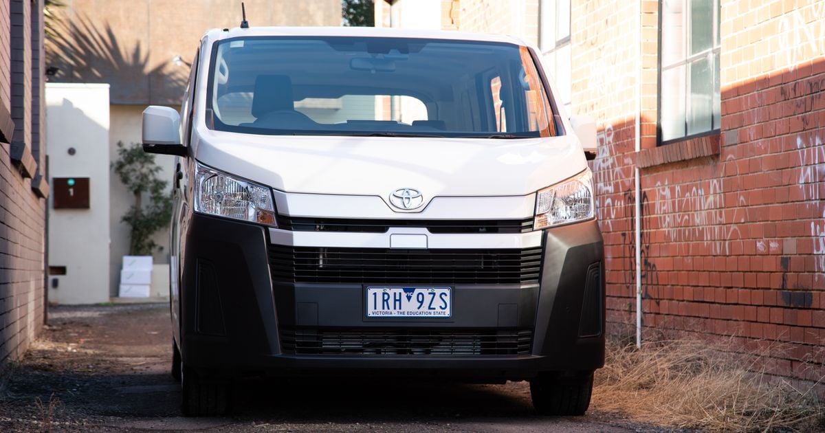 2020 Toyota HiAce LWB diesel manual review | CarExpert