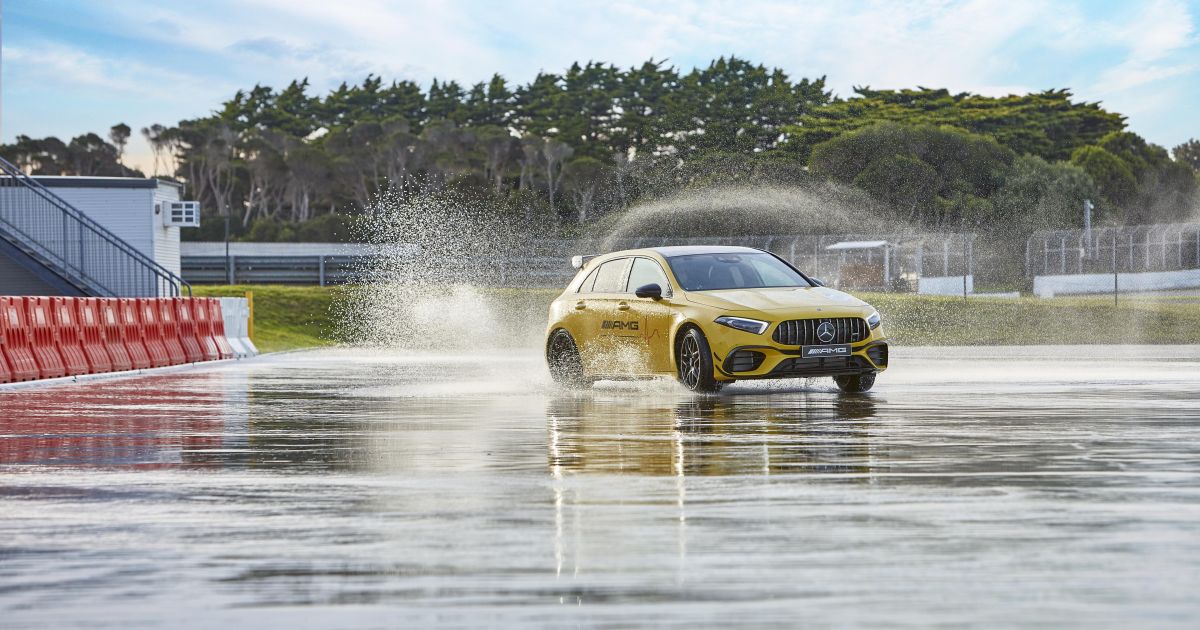 Good driving habits it's time to learn | CarExpert