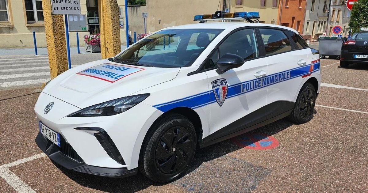 MG 4: Electric car reports for police duty in France | CarExpert
