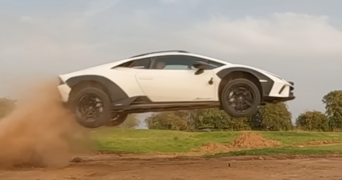 Italian Dukes of Hazzard? Watch this Lamborghini Huracan fly | CarExpert