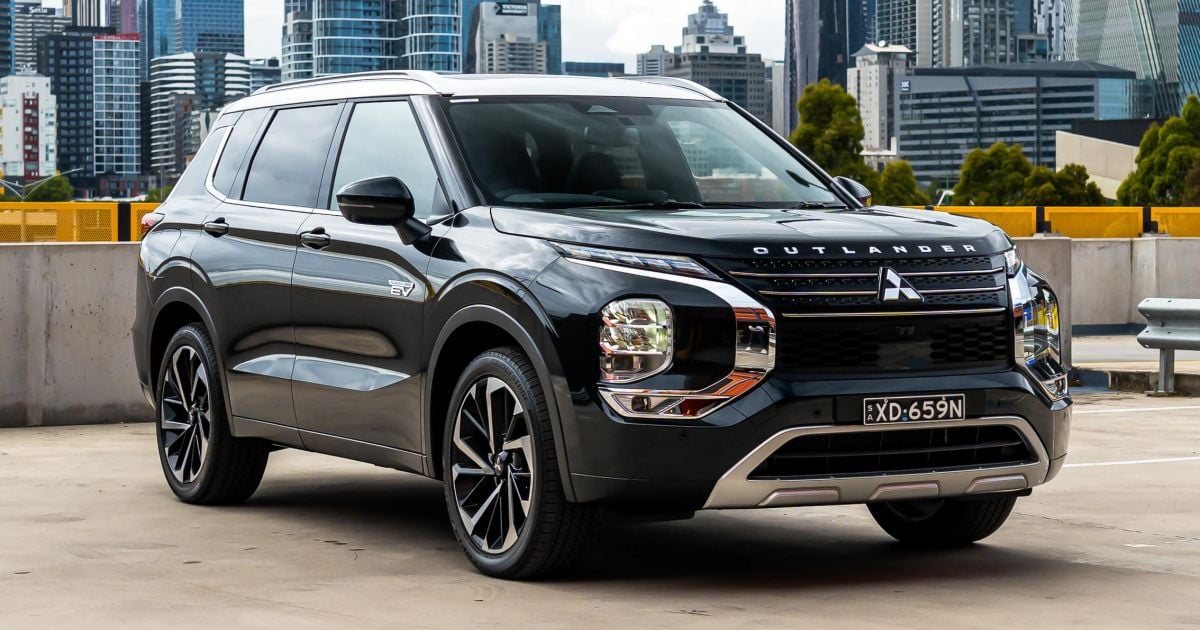 2024 Mitsubishi Outlander PHEV Exceed Tourer review - Tesual.com