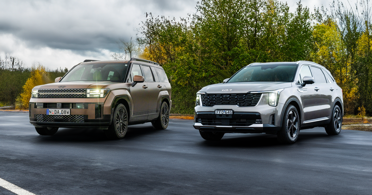 2024 Hyundai Santa Fe Hybrid vs Kia Sorento Hybrid: Spec battle | CarExpert