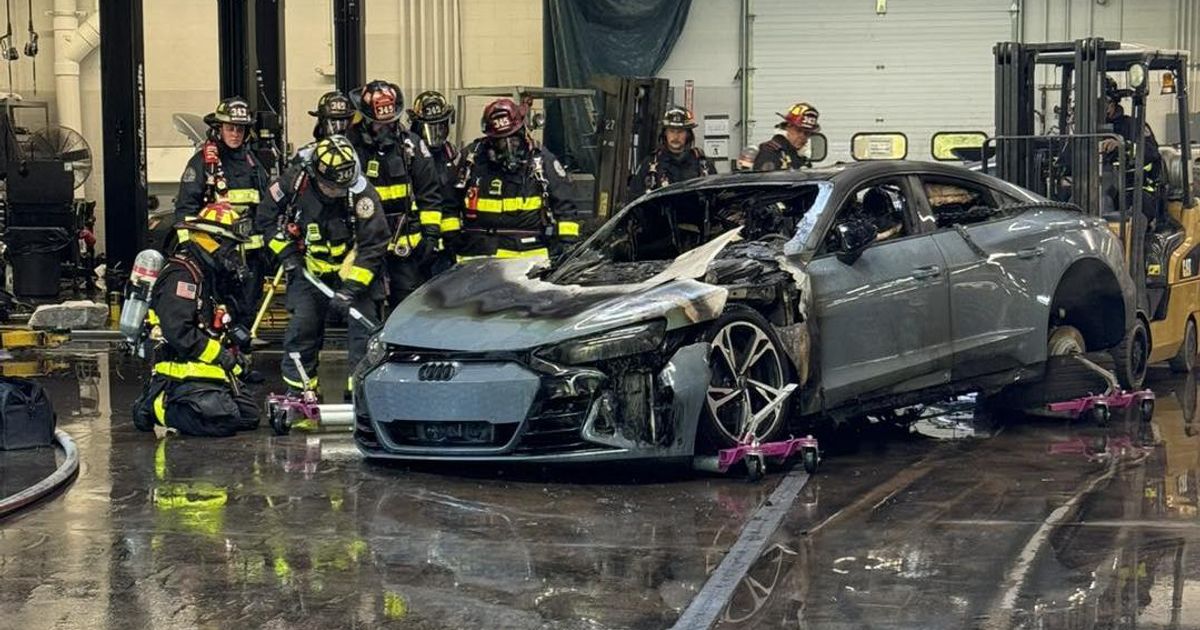 Audi e-tron GT EV bursts into flames during service | CarExpert