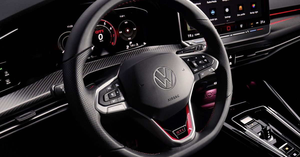 Volkswagen calls haptic controls a “mistake” as it embraces buttons ...