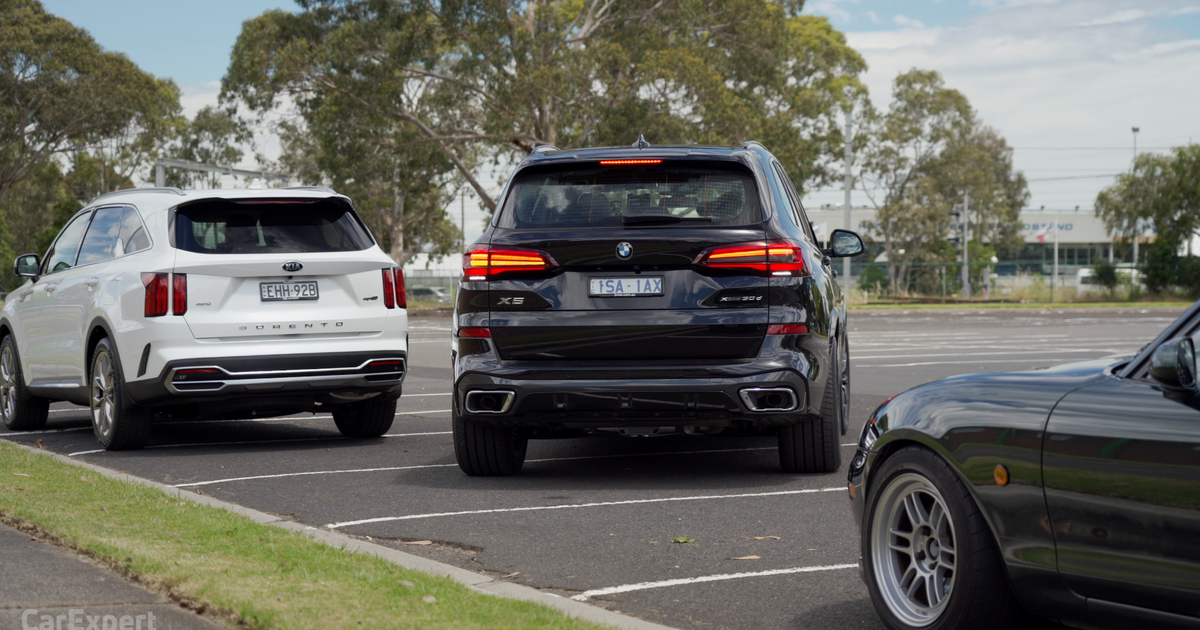How do parking sensors work? Radar and remote parking technology ...