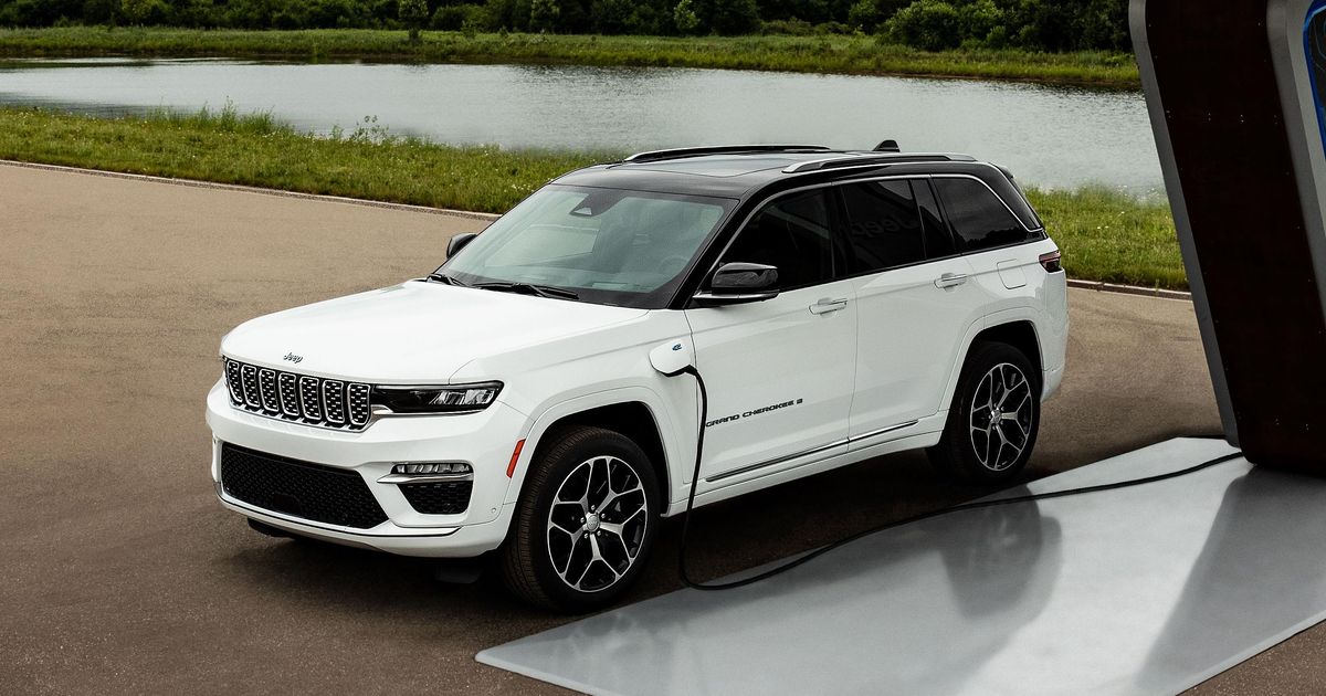 Jeep Grand Cherokee: Five-seat model due late 2022, PHEV early 2023 ...