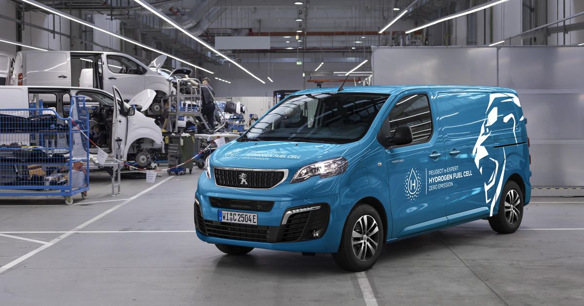 Stellantis hydrogen fuel-cell van trio roll off production line | CarExpert