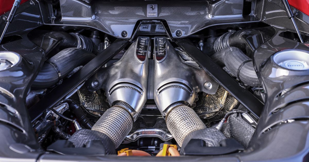 Deep dive: New Ferrari V6-hybrid engine, dubbed 'piccolo V12' | CarExpert