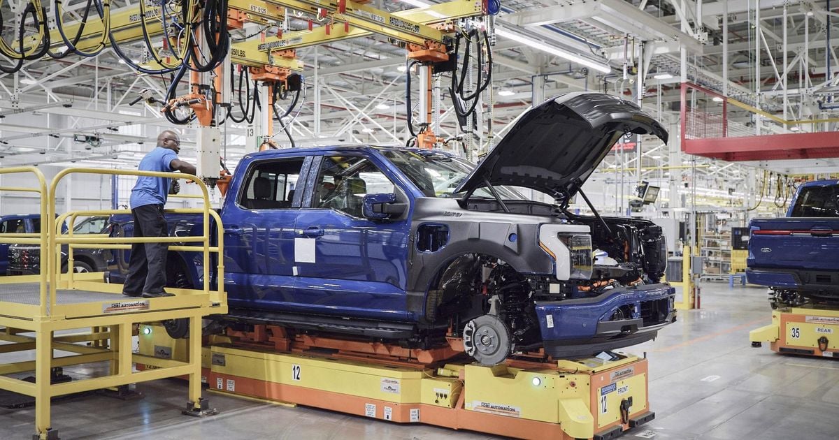 Ford forced to halve F-150 Lightning electric ute production for 2024 ...