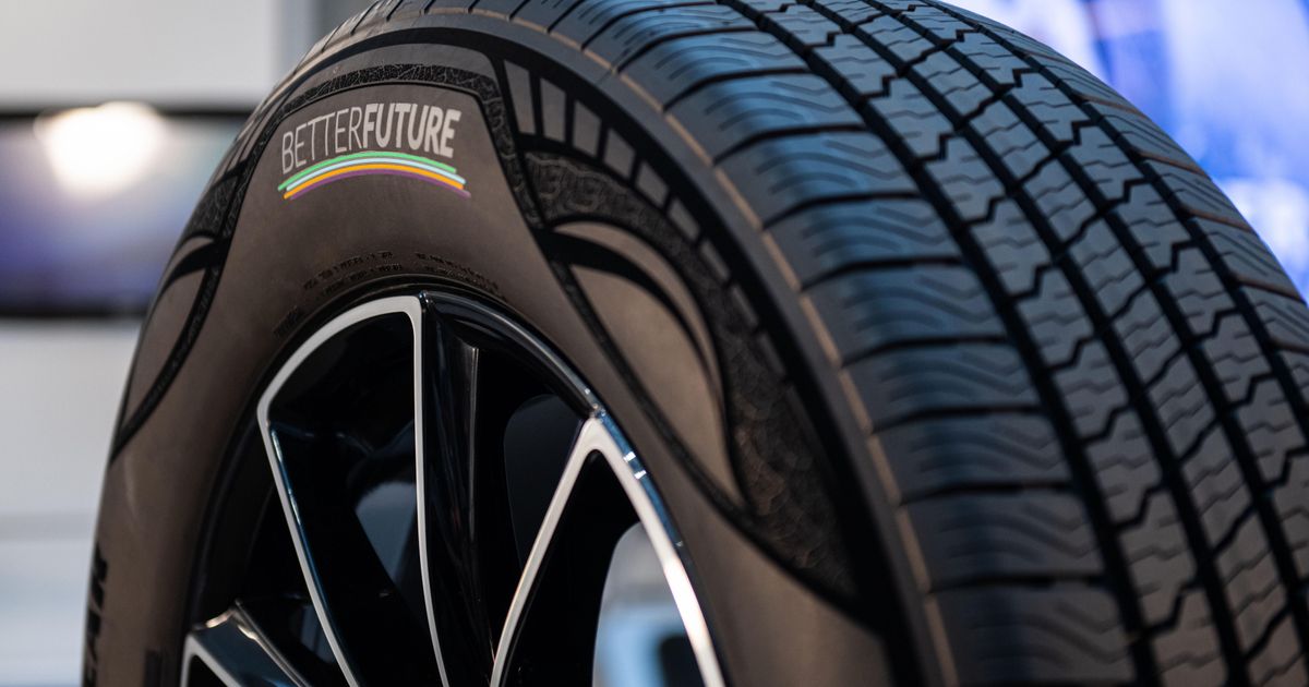 How to change a tyre | CarExpert