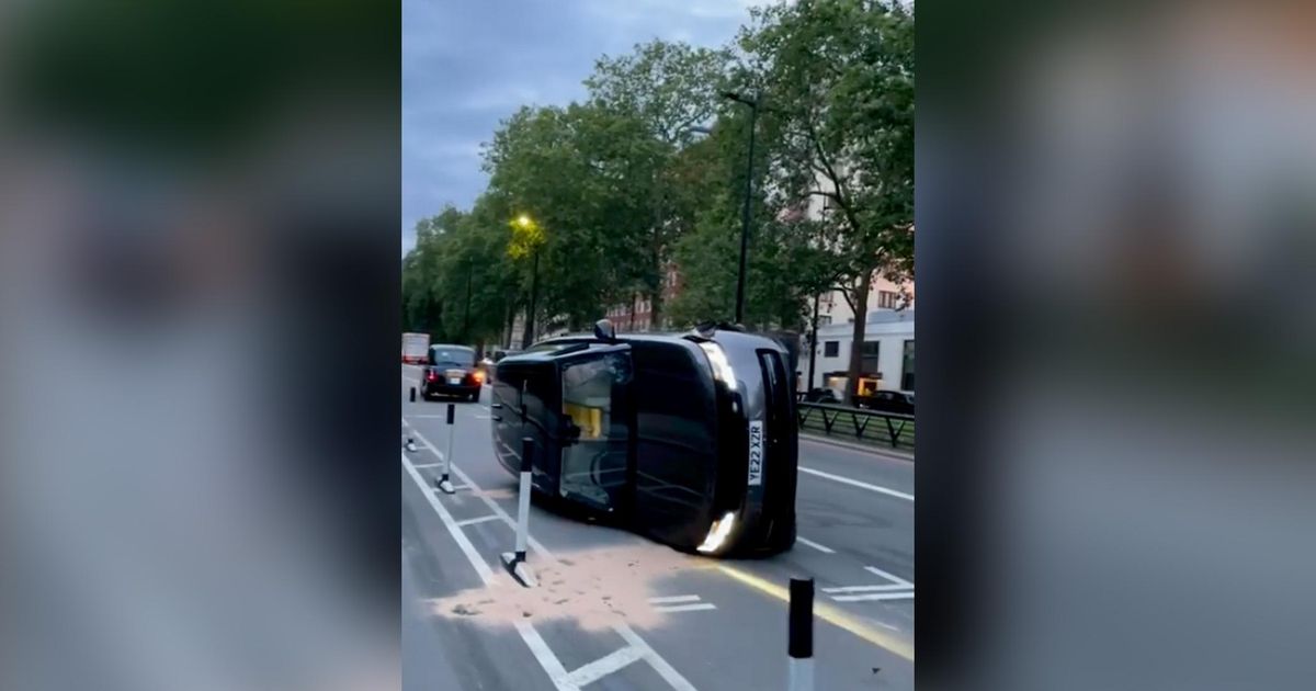 How did this new Range Rover end up on its side? | CarExpert
