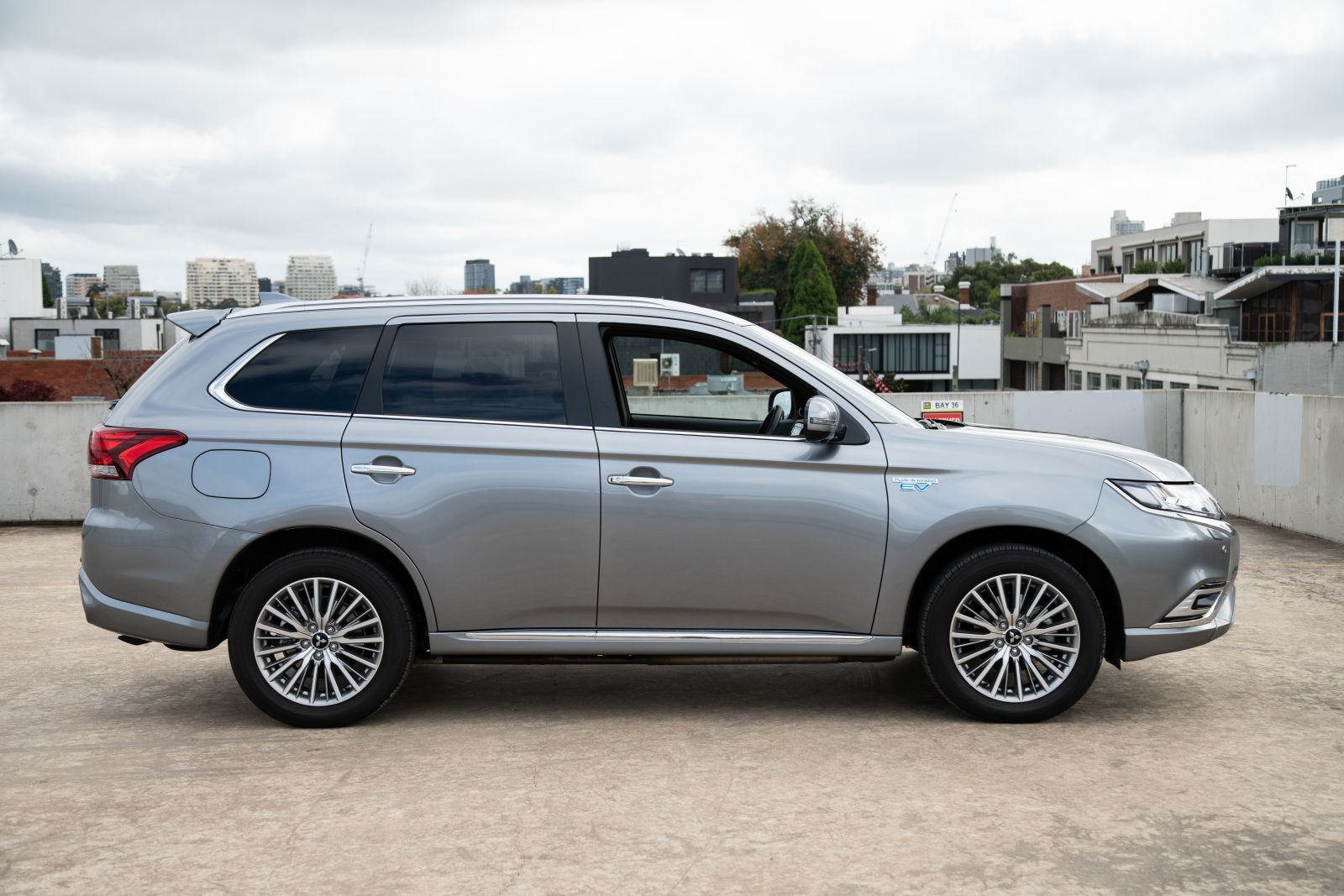 2021 Mitsubishi Outlander price and specs | CarExpert