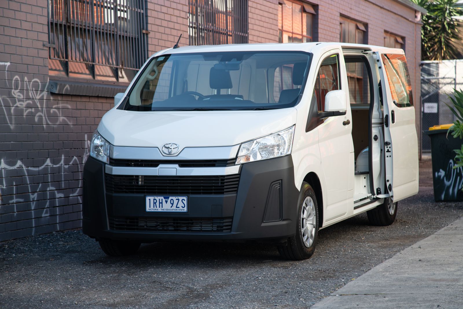 2020 Toyota HiAce LWB diesel manual review | CarExpert