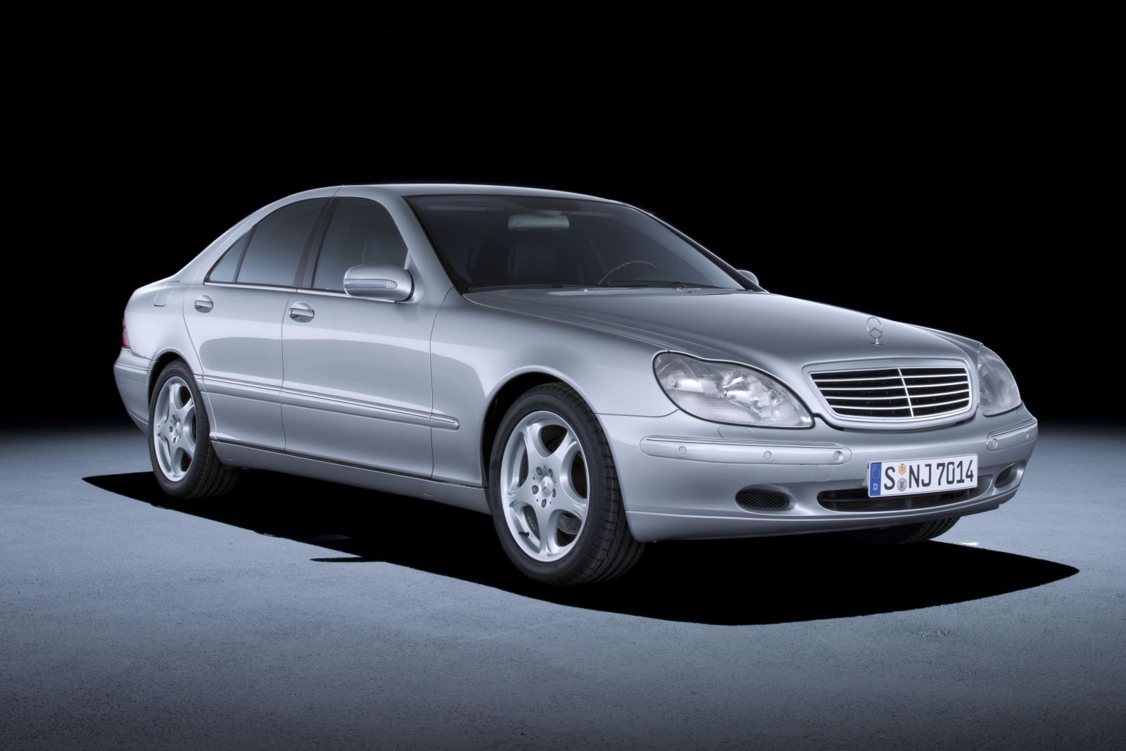 Mercedes-Benz S-Class safety and technology firsts | CarExpert