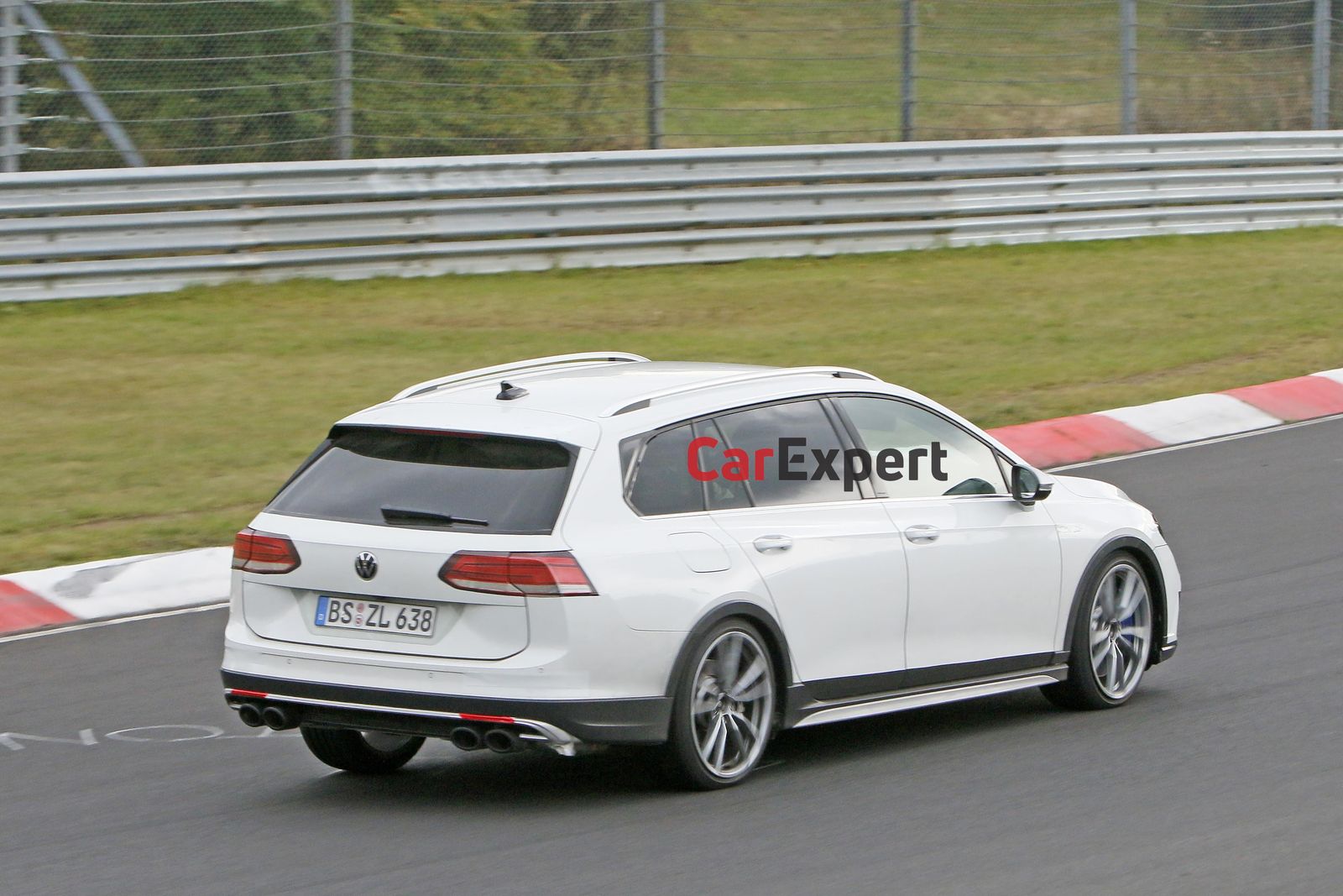 2021 Volkswagen Golf R Wagon spied, hatch and wagon here 2022 | CarExpert