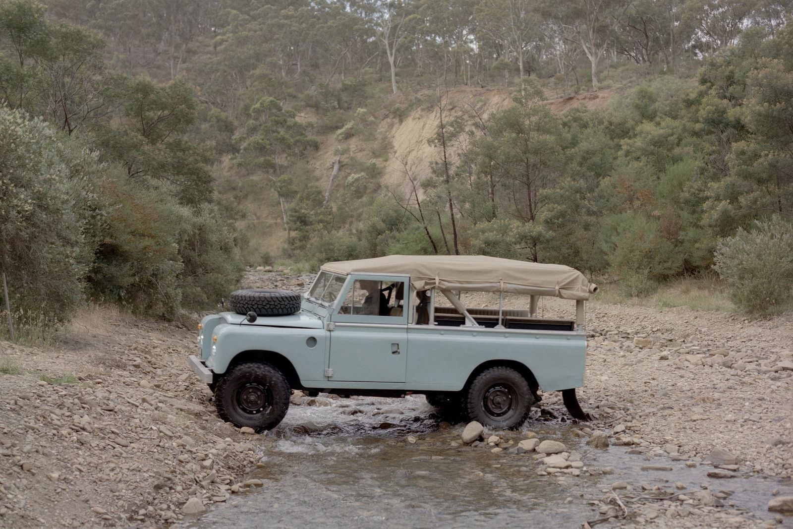Meet the Melbourne startup turning old Land Rovers into electric ...