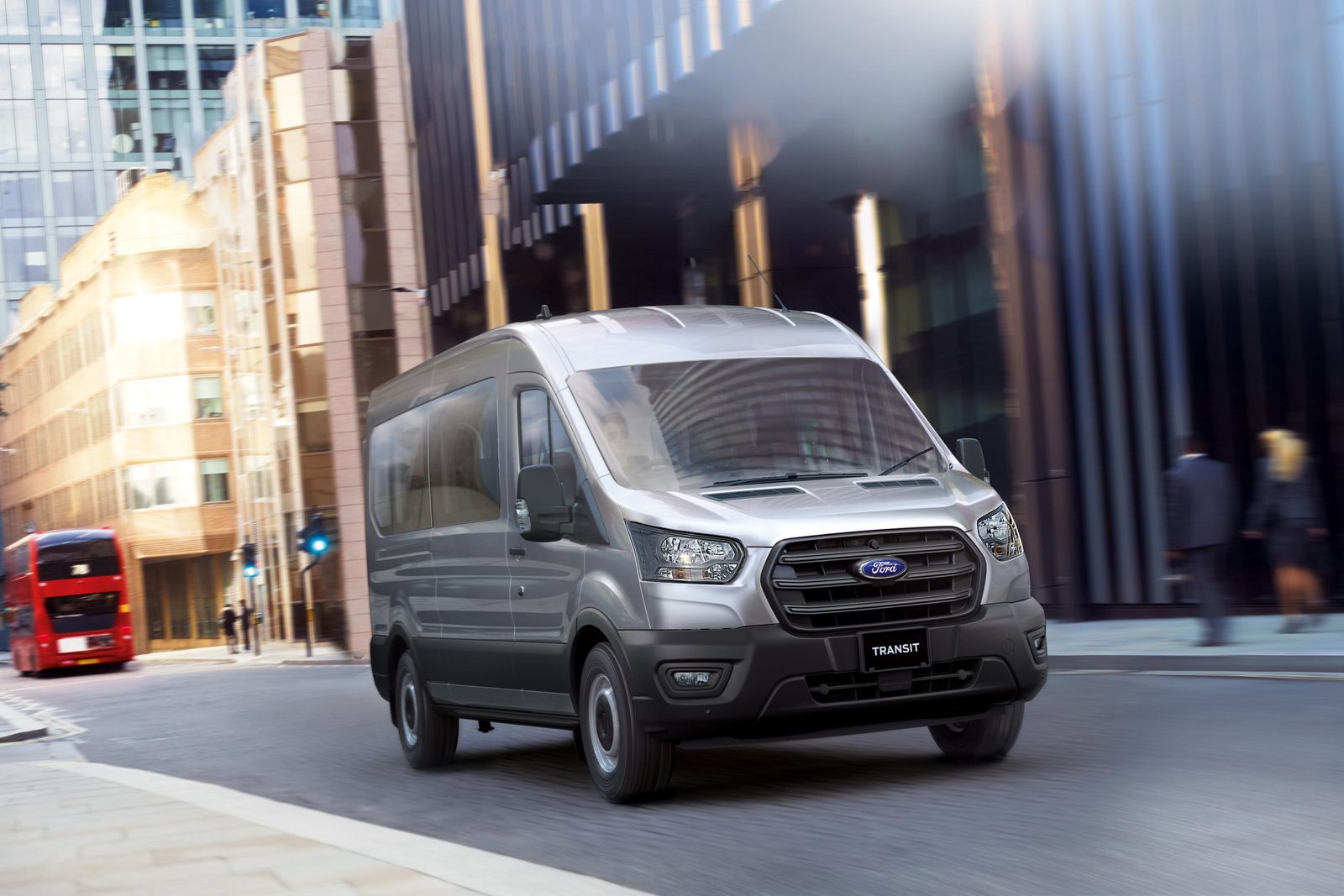2021 Ford Transit Bus price and specs | CarExpert