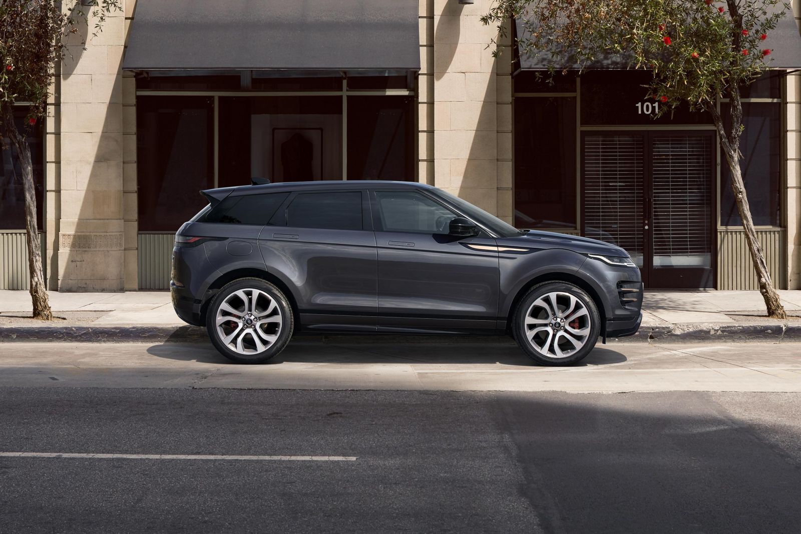 2022 Range Rover Evoque price and specs | CarExpert