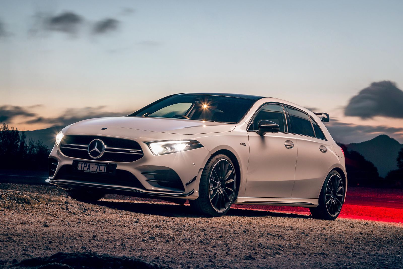 Mercedes-Benz versus dealers: Agency battle Federal Court date secured ...