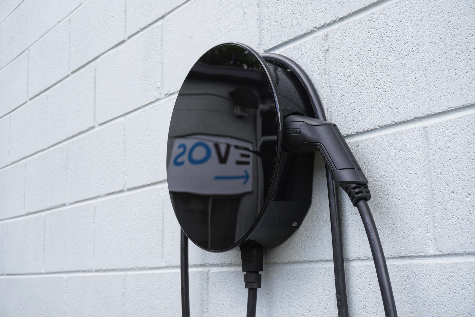 Brisbane startup EVOS reveals fleet-focused AC EV charger | CarExpert