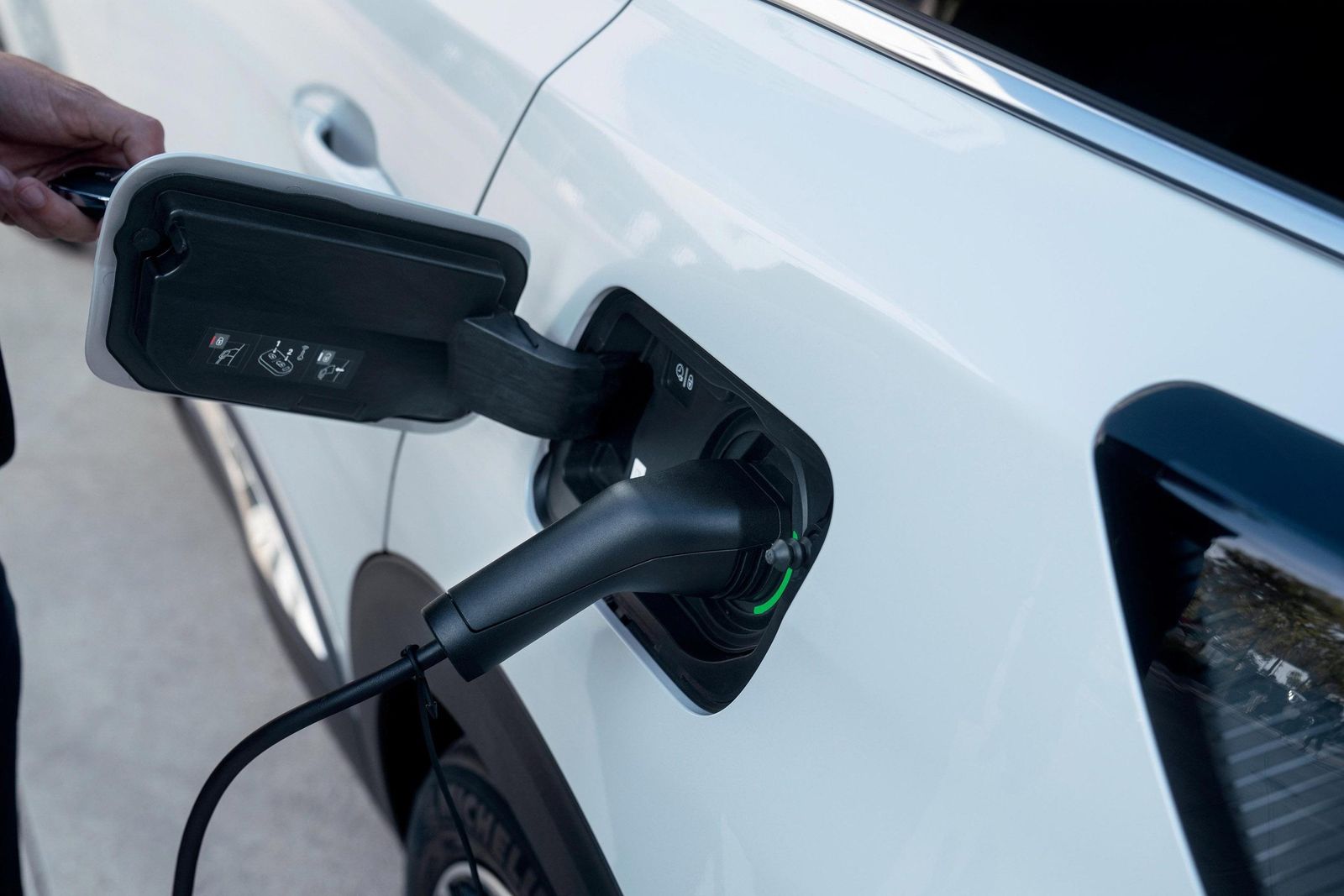 2022 Peugeot 3008 GT Sport Plug-In Hybrid AWD prices | CarExpert