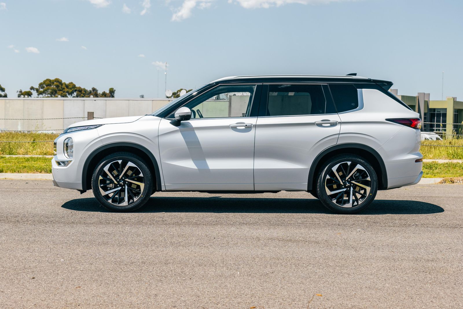 2023 Mitsubishi Outlander price and specs | CarExpert