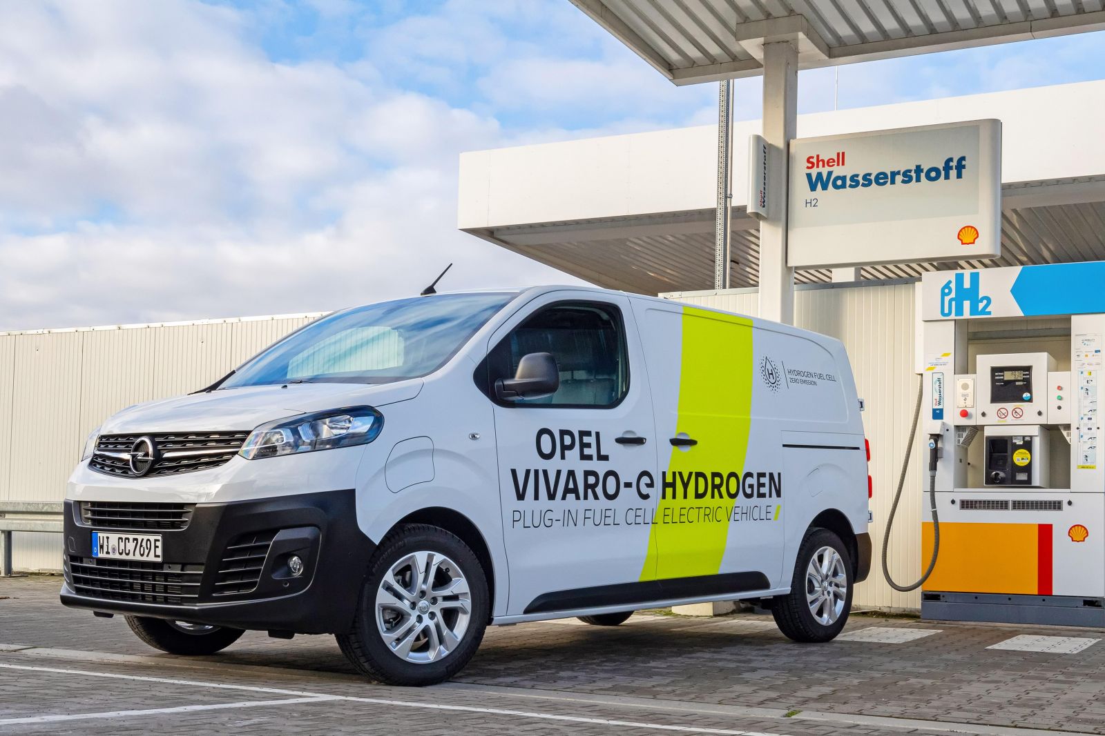 Stellantis hydrogen fuel-cell van trio roll off production line | CarExpert