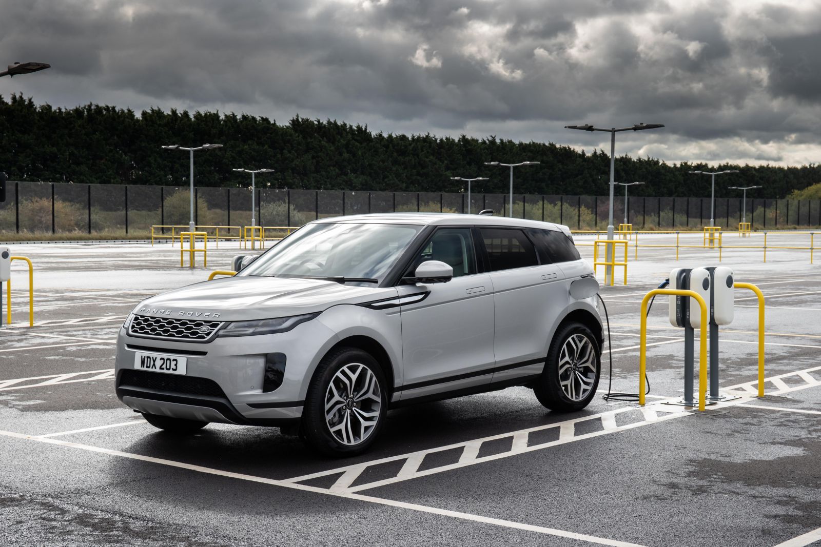 Land Rover raises prices across most models | CarExpert