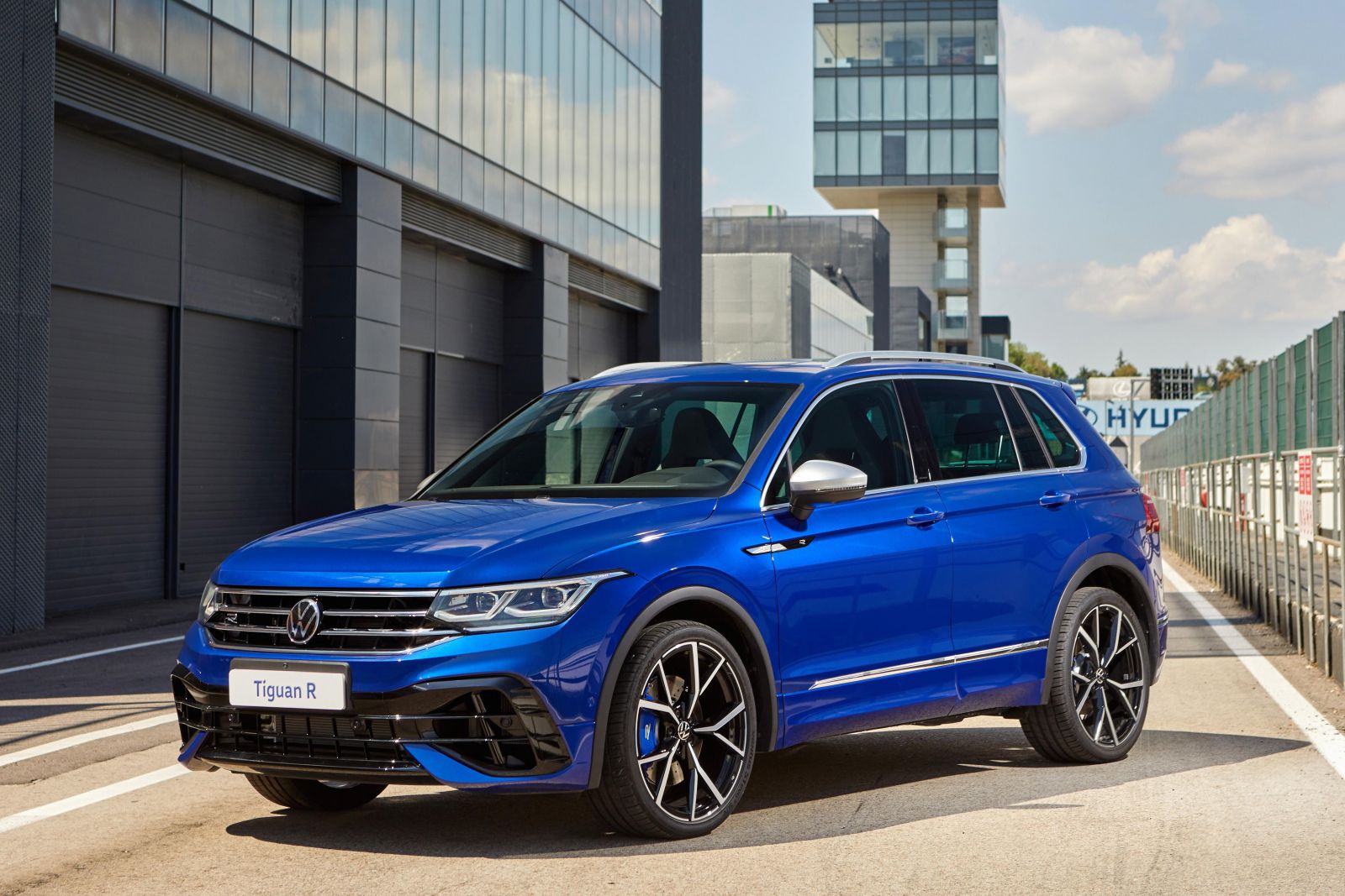 2022 Volkswagen Tiguan R prices cut ahead of launch | CarExpert