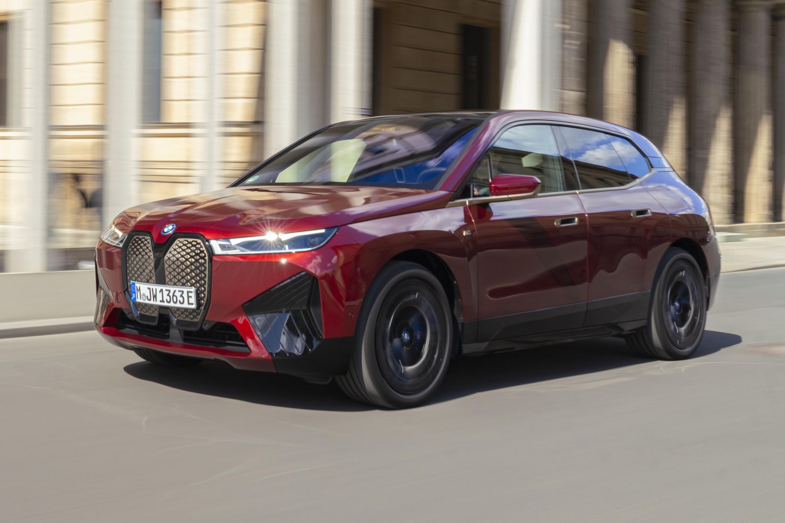 BMW iX prototype gets radical battery, 1000km claimed range | CarExpert