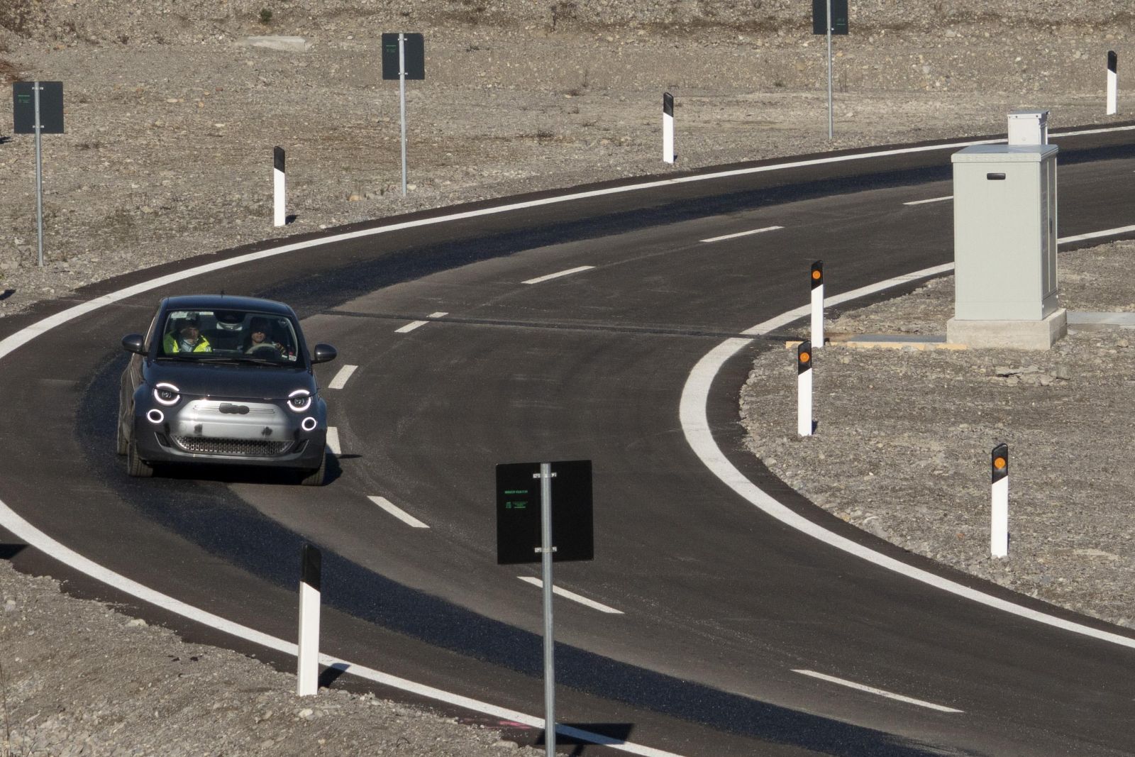 Inductive car charging: What is it? | CarExpert