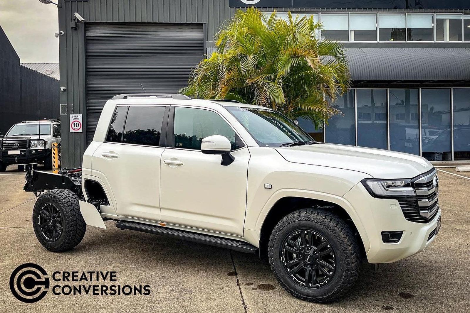 Toyota LandCruiser 300 dual-cab ute conversion revealed | CarExpert