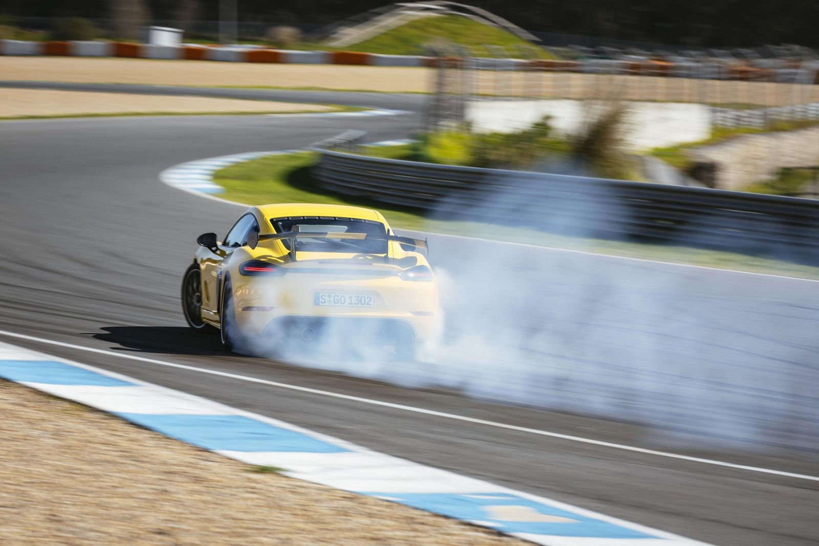 Filling it Up: Green eFuels explained | CarExpert