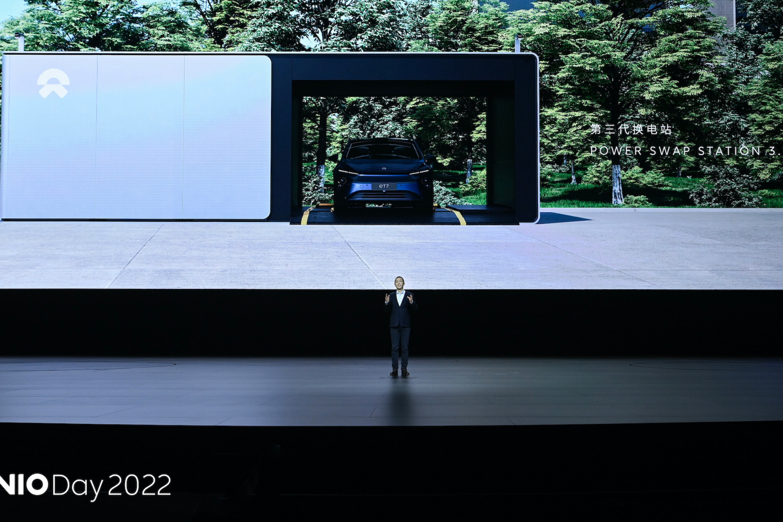 Nio reveals 500kW charger, new battery swap stations | CarExpert