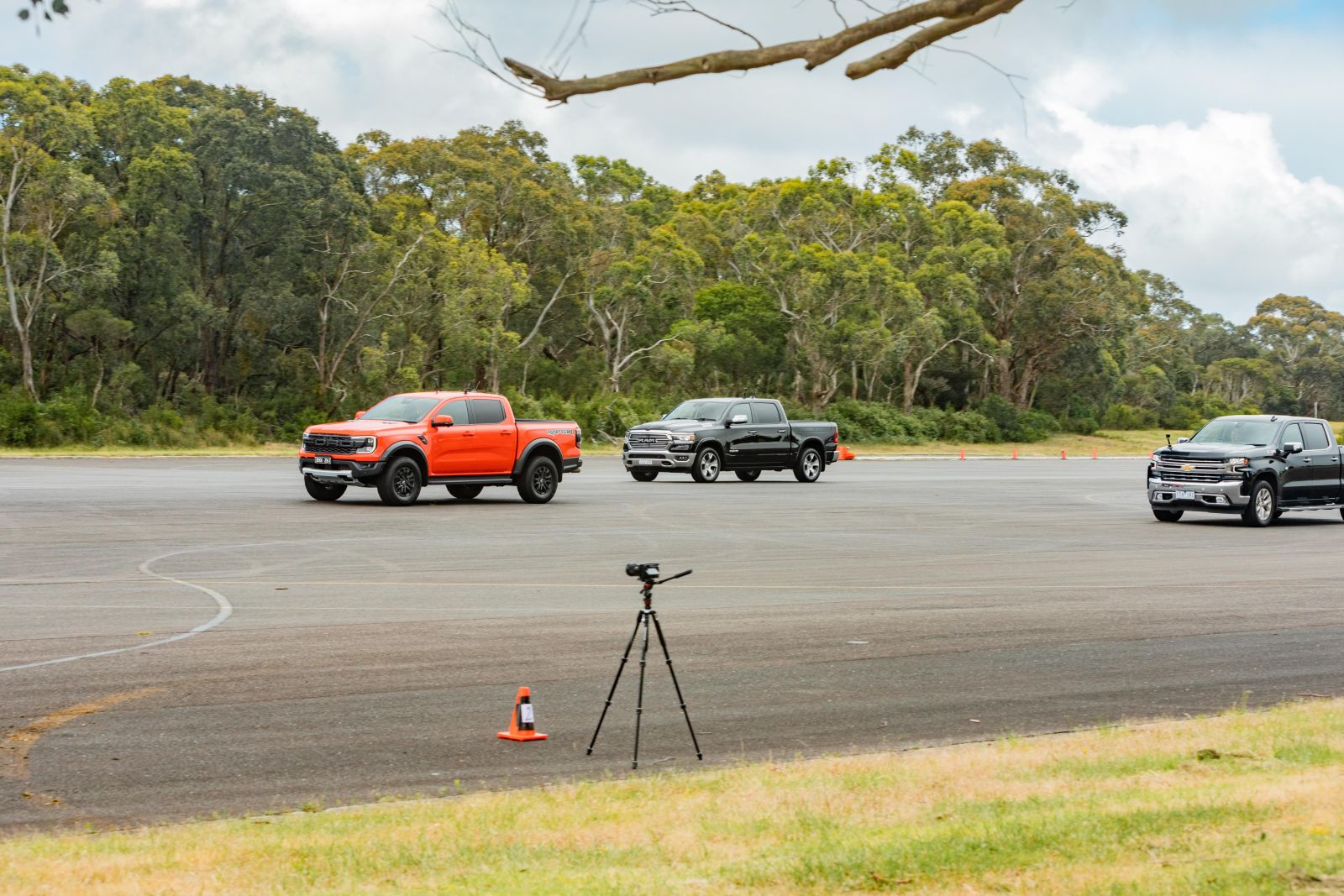 Drag race reveals fastest ute! Ranger vs HiLux vs RAM vs Silverado vs ...