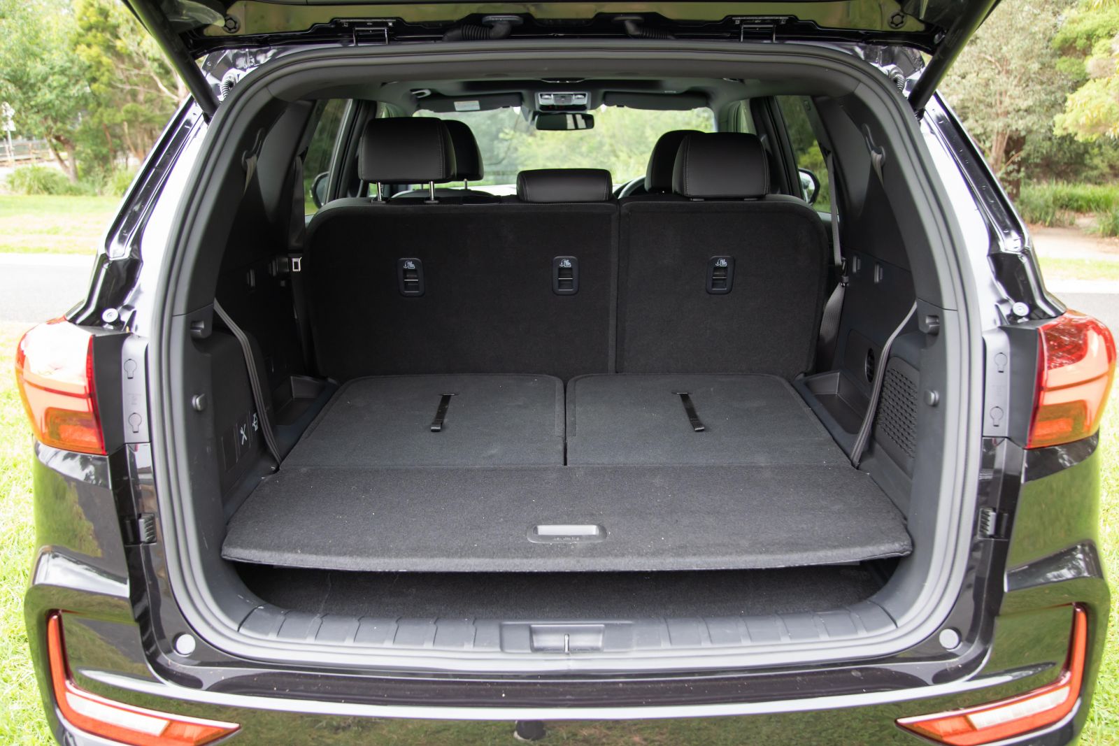 The large SUVs with the most boot space in Australia | CarExpert