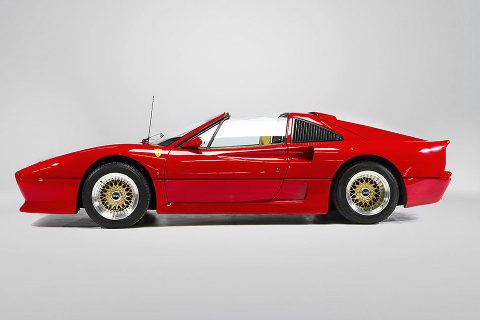 Fernando Alonso farewells Enzo from his Ferrari past | CarExpert