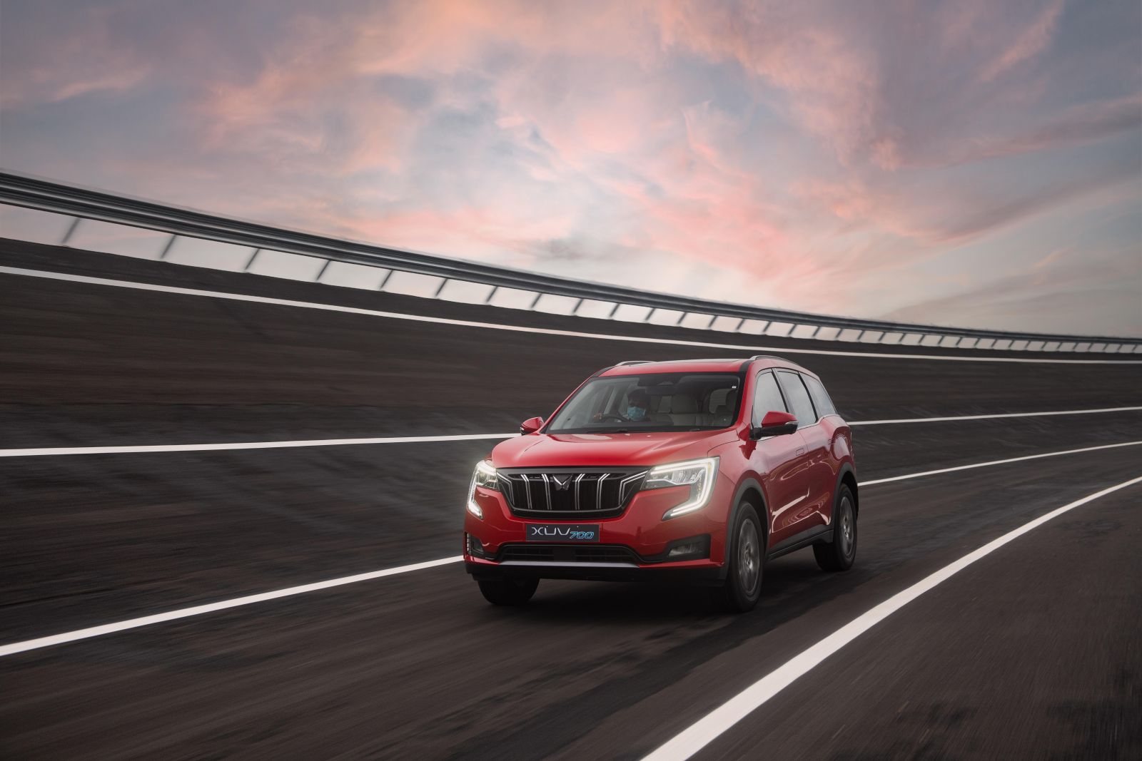 2025 Mahindra XUV700 price and specs | CarExpert