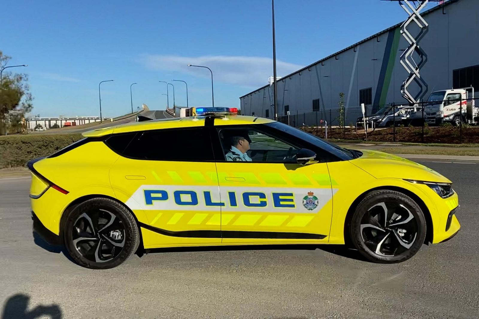Queensland Police's first electric car will smoke your Commodore ...