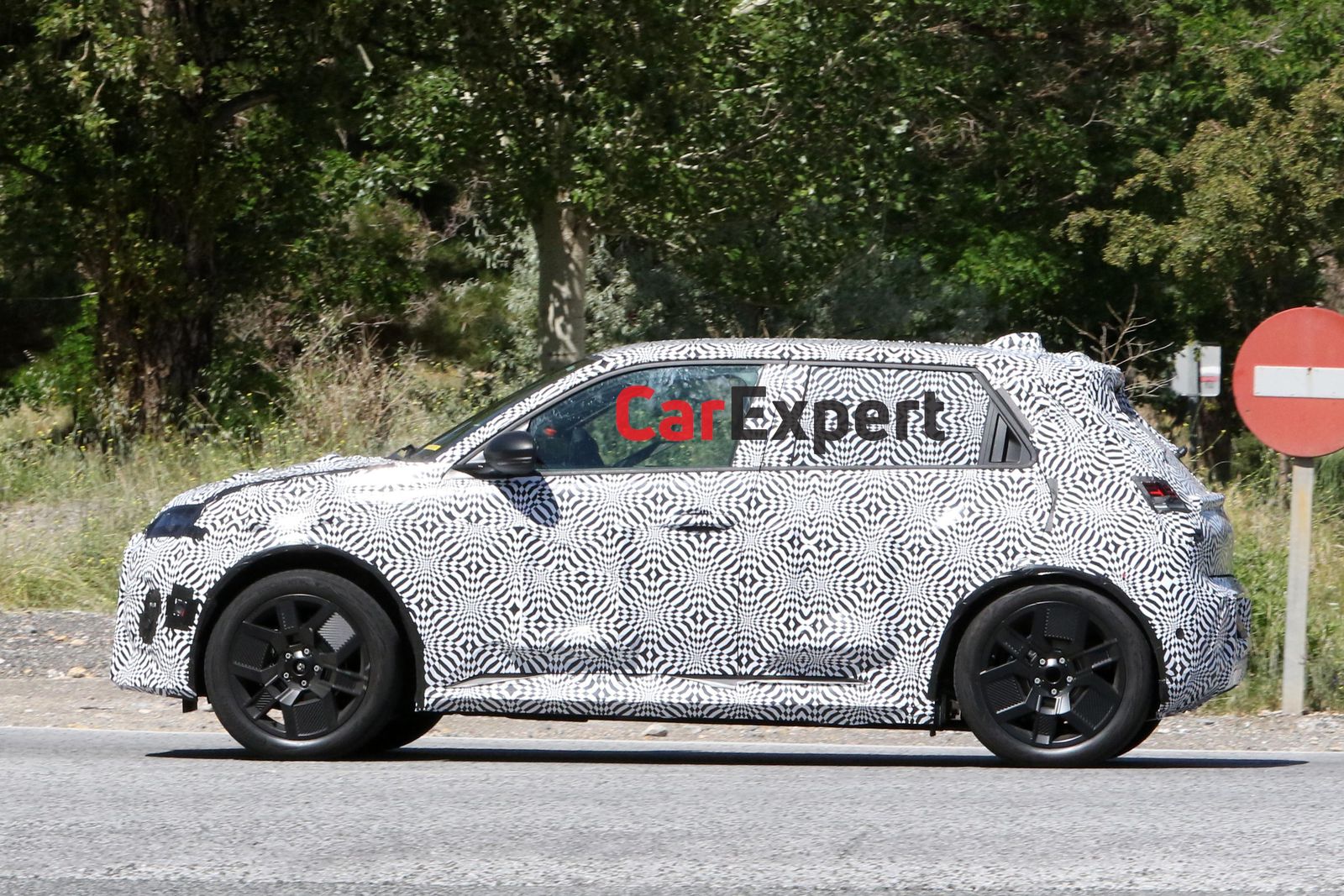 Renault's retro electric car won't lose its concept styling | CarExpert