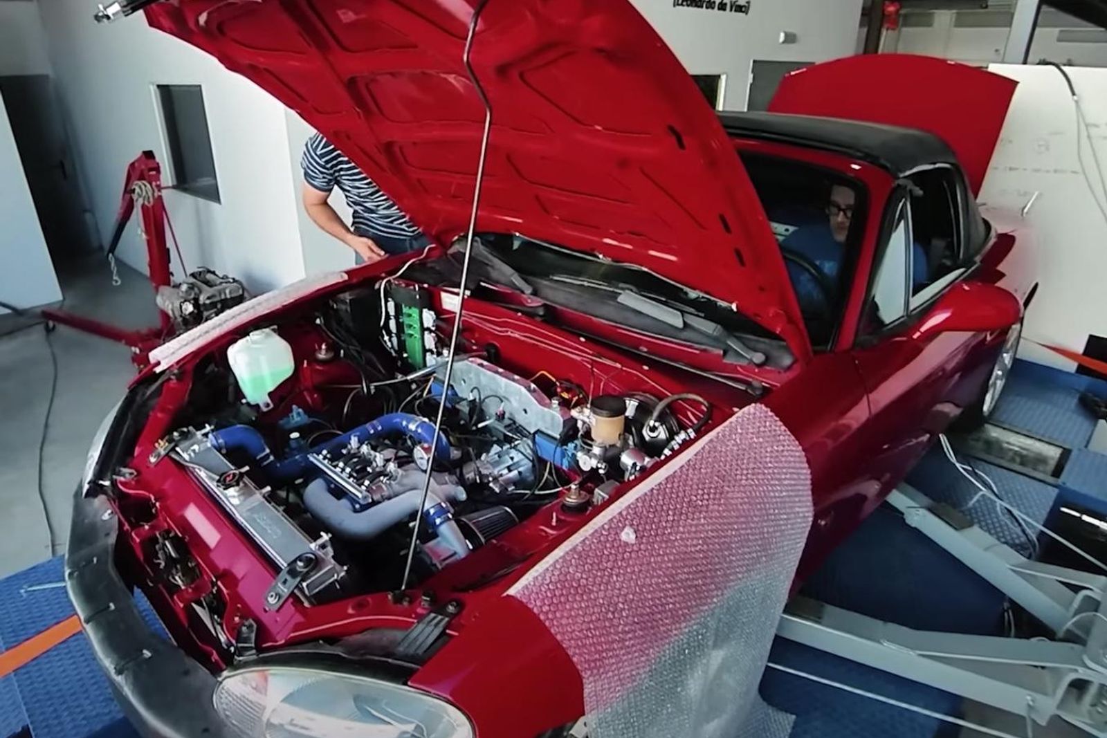 Pocket-sized 0.5L "one-stroke" concept engine in an MX-5! | CarExpert