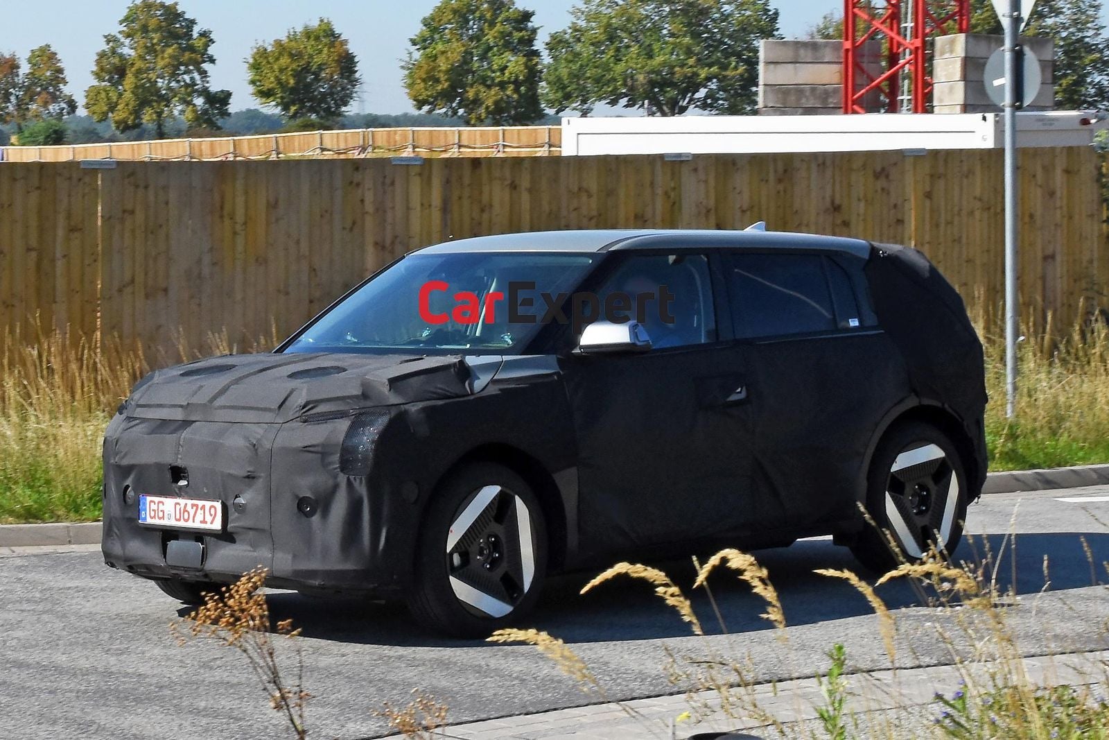 Kia's new Seltos-sized EV4 electric SUV breaks cover | CarExpert