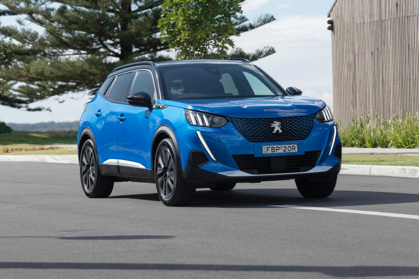 2024 Peugeot e-2008 review | CarExpert