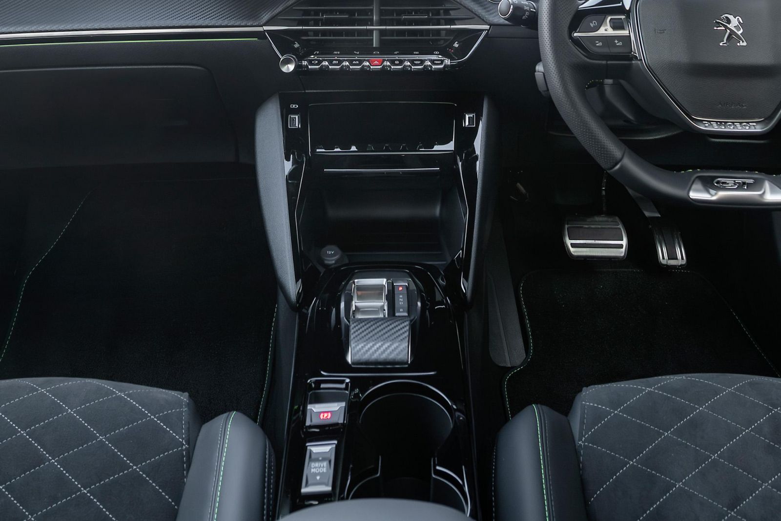 2024 Peugeot e-2008 review | CarExpert