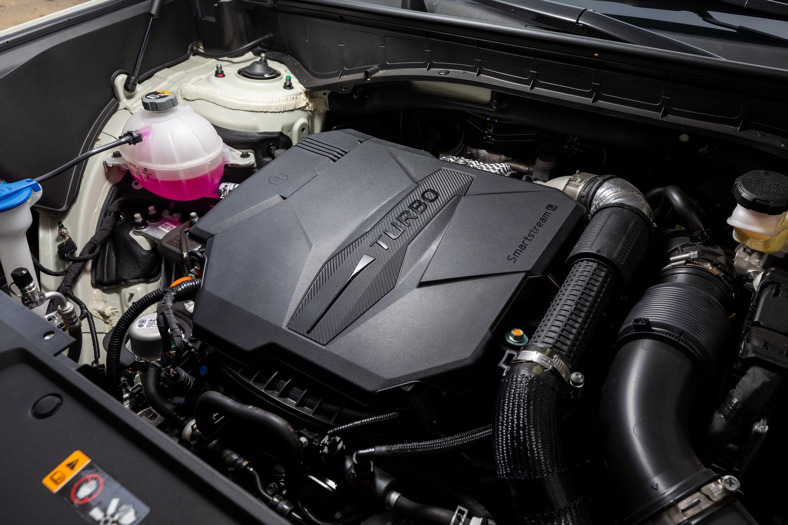 2025 Hyundai Santa Fe price and specs: Cheaper petrol models join range ...