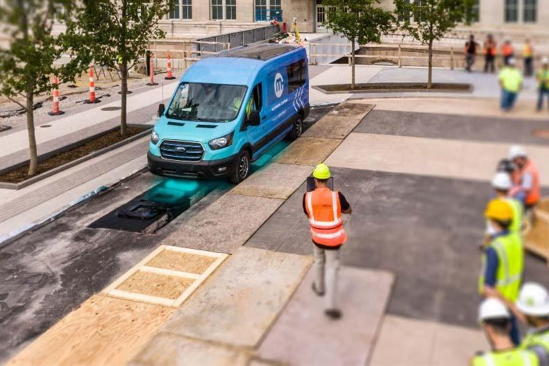 This road wirelessly charges electric cars | CarExpert