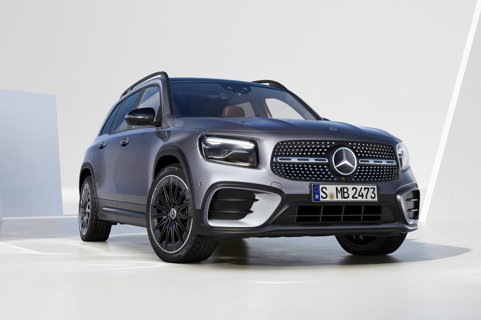 The premium medium SUVs with the best fuel economy | CarExpert
