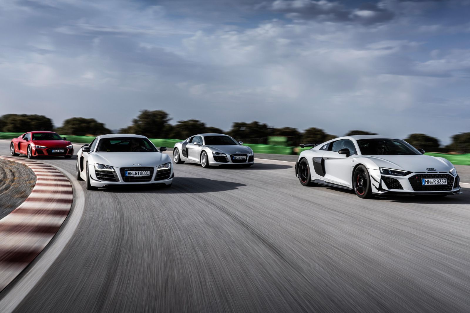 Final Audi R8 rolls off the production line, electric replacement years ...