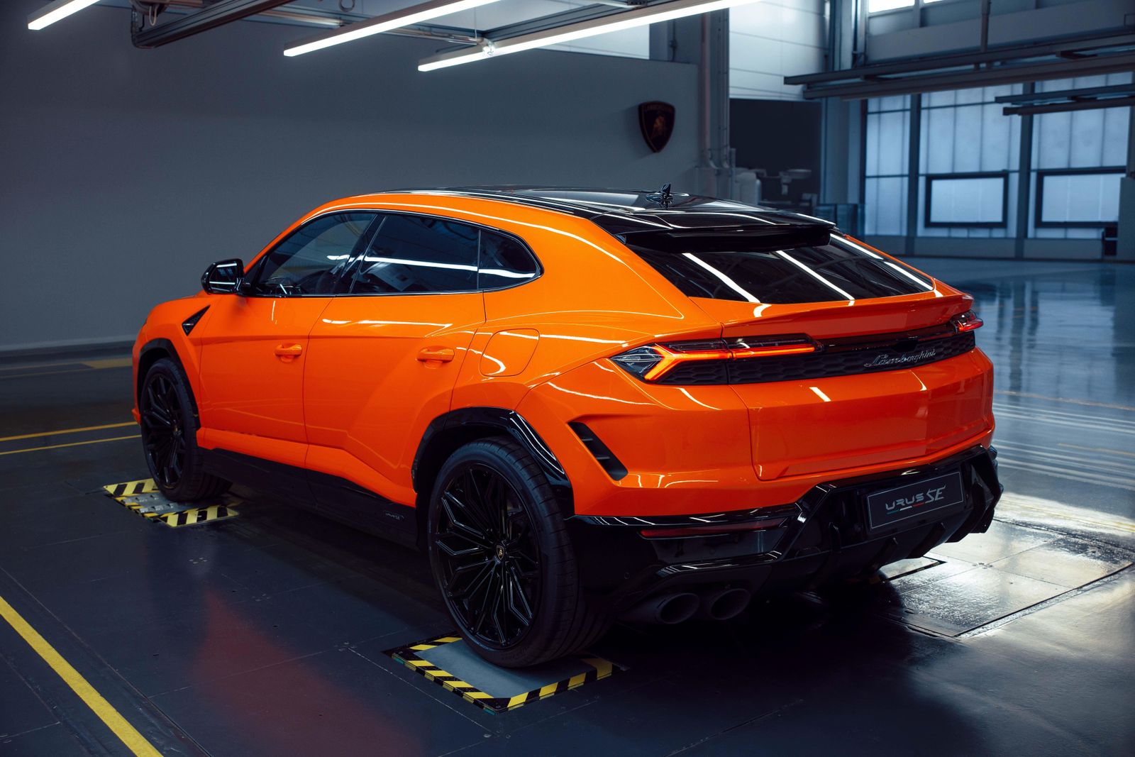 2025 Lamborghini Urus SE: Plug-in hybrid SUV priced for Australia ...